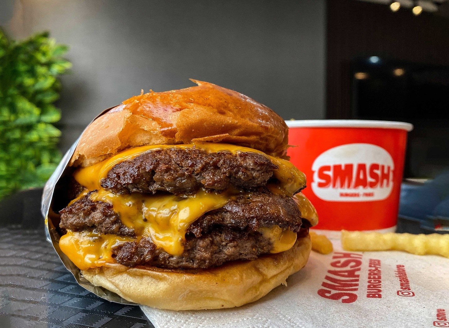 Best Burgers in Lahore, Pakistan – You Must Try To Eat Once!